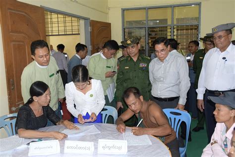 တောင်ငူ၌ ရေဘေးကြောင့် မျောပါပျက်စီးနေအိမ်များအတွက် ထောက်ပံ့ငွေနှင့် ထောက်ပံ့ပစ္စည်းများ ပေးအပ်ပ