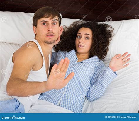 Junge Erwachsene Gefangen Sex Im Bett Habend Stockfoto Bild Von M Dchen Unterbrochen