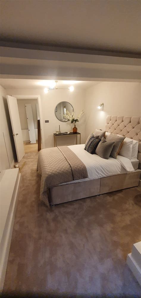 Baker Street Ledjon Decorating