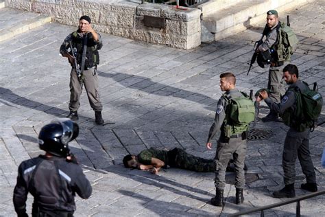 Israeli Army Begins Deploying In Jerusalem Against Attacks