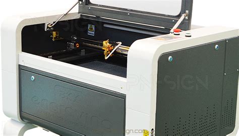 รับตัดอะคริลิคด้วยเลเซอร์ รับทำป้ายกัดกรด อักษรโลหะ ป้ายกล่องไฟ ป้ายทุกชนิด