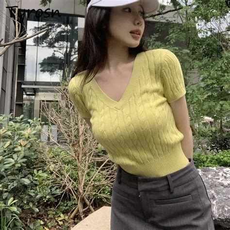 Вязаные футболки женские с V образным вырезом и коротким рукавом летний дизайн уютные тонкие