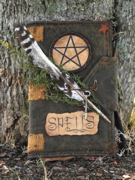 Паутина в вечерних сумерках Из моей «Книги Теней Обращение к Богине за благословением