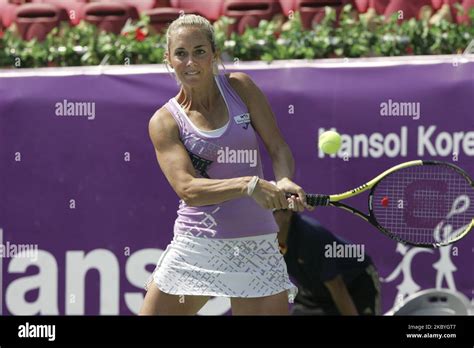 Klara Zakopalova Of Chechen Plays To Maria Jose Martinez Sanches Of