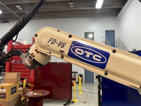 Otc Fd V6 Robot Welding Cell Daihen Fd11 Cnc Controls 6 Axis Wb