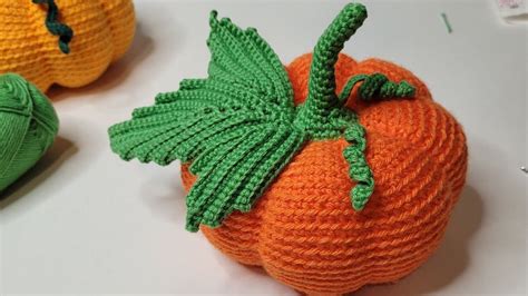 Crochet Pumpkin Leaf Tutorial