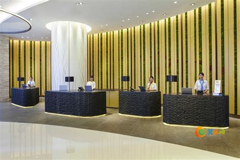 香港诺富特世纪酒店大堂全新升级 彰显城市绿洲的舒适悠逸 翼旅网ETopTour