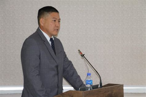 Монгол Улсын сайд Олимп нийтийн биеийн тамир спортын Үндэсний хорооны дарга Б Бат Эрдэнэ