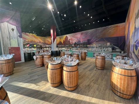 Идёт набор продавца консультанта в магазин вкусняшек 欄 Что мы предлагаем Можно с 17 лет