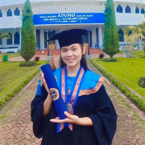 Shinta Eka Putri Tobing Accounting Officer The Clinic Beautylosophy