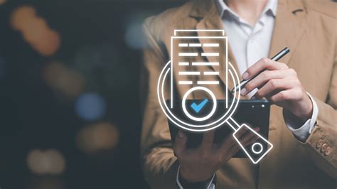 사업가 심사서류 품질평가 관리 체크리스트 업무문서 평가과정 시장자료보고서 분석 및 컨설팅 계획검토 과정 겨냥에 대한 스톡 사진 및 기타 이미지 Istock