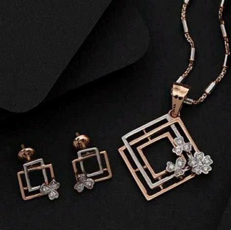 Gold And Daimond Set Gold Jewellery Design Jewellery Design Sketches Gold Jewelry Stores