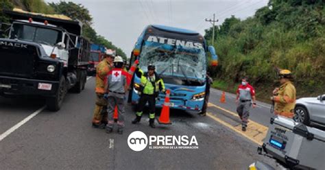Choque De Buses Deja Seis Heridos En La Guácima De Alajuela
