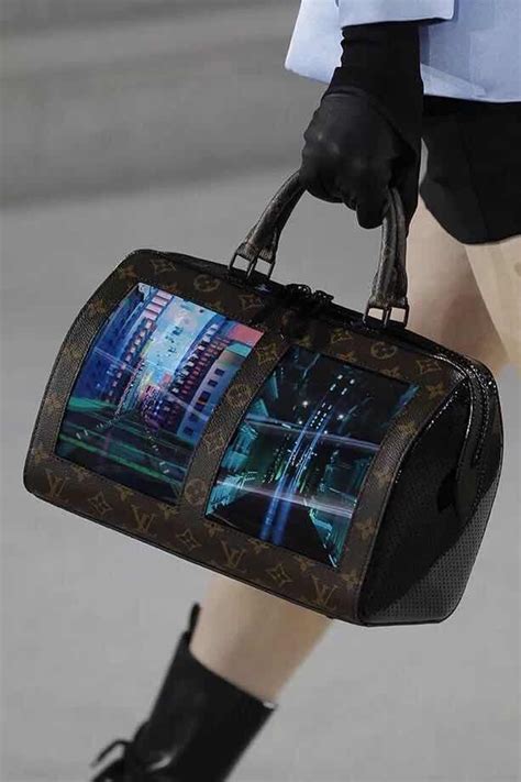 lv2020早春大秀 lv2020早春包包走秀 lv2020早春新款 大山谷图库