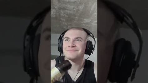 Устал дрочить на обычное порно Youtube