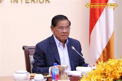 សម្ដេច ក្រឡាហោម ស ខេង ដឹកនាំកិច្ចប្រជុំឆ្លងសេចក្ដីព្រាងច្បាប់ស្ដីពីចរាចរណ៍ផ្លូវគោកថ្មី Empire