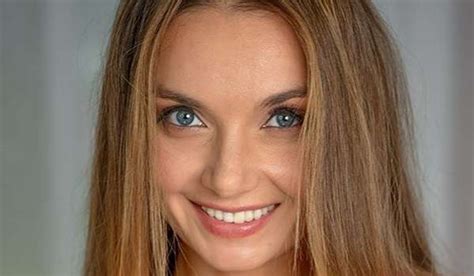 Xenia Crushova InstaFitBio Models Biography