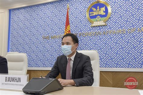 Төрийн албанд тэнцэхгүй дэд сайд Б Мөнхжин
