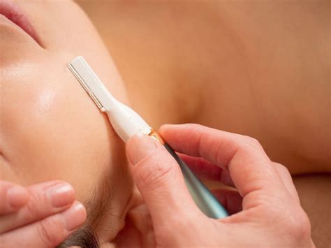 Peach Fuzz The Dos And Donts Of Dealing With It Allthingsbeauty