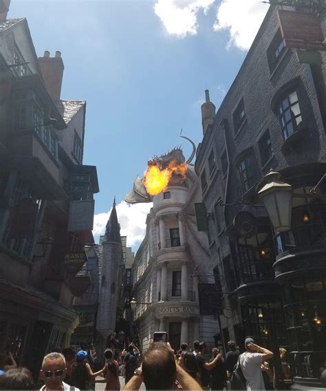 Dragon Diagon Alley Universal