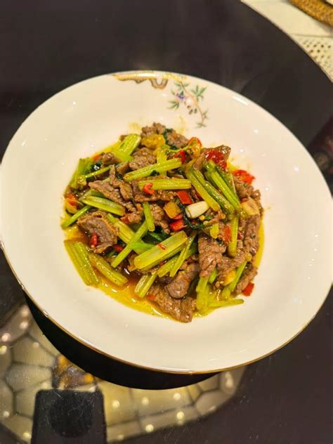【小炒牛肉（肉嫩味香）图片】sora熊下厨房