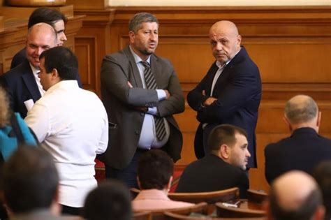 Обявиха официално председателите на парламентарните групи