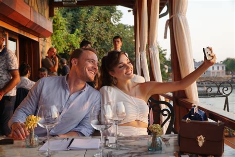 Láska klepe na dveře Turecké seriály