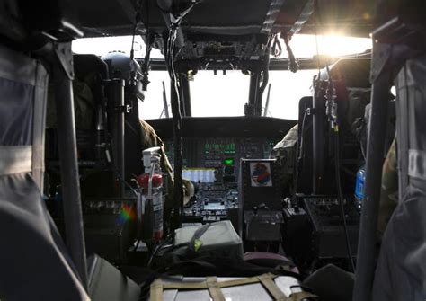 Uh 60 Black Hawk Cockpit Black Hawk Cockpit Airman