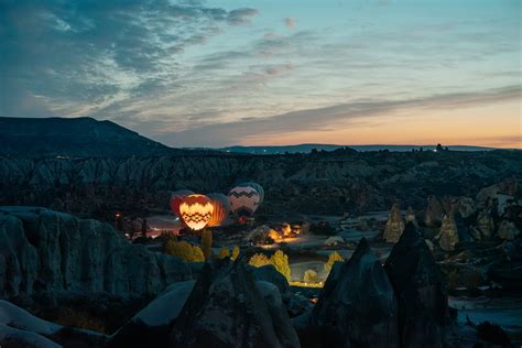 바위 위에 앉아있는 호박 두 개 사진 Unsplash의 무료 여행하다 이미지