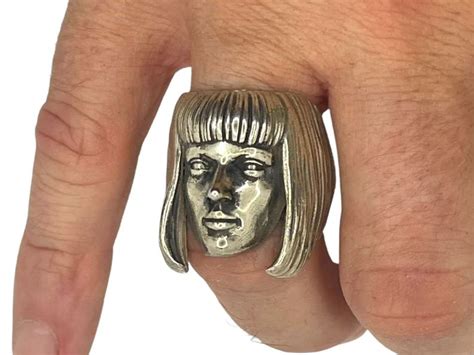 Uma Thurman Face Ring Boardwalk Vintage