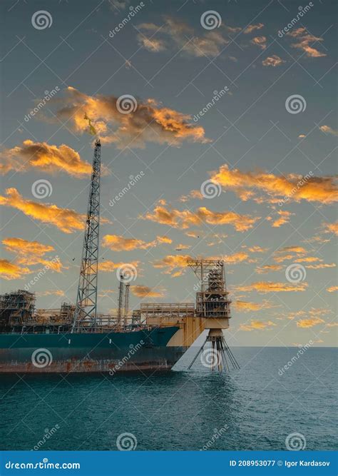 Floating Production Storage And Offloading Fpso Vessel Stock Image Image Of Cargo Platform