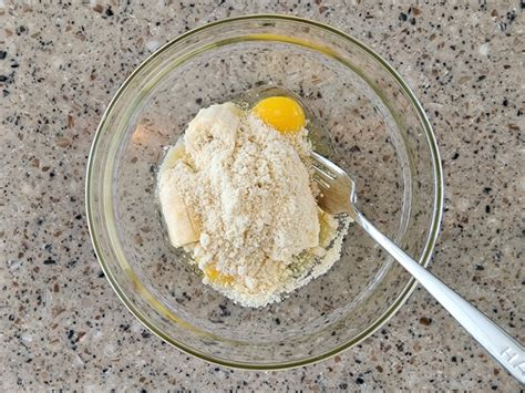 아기 고구마 케이크 돌아기를 위한 첫번째 생일 케이크