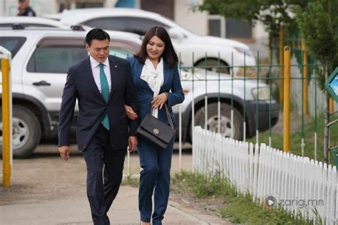 Монгол Улсын Шадар сайд С Амарсайхан саналаа өглөө