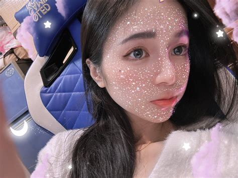 晚ㄢ～～～ 最近搬家整理東西比較忙碌 都沒有空發社群😁 請不要遺忘我 辰辰🍊 Chen1chen816