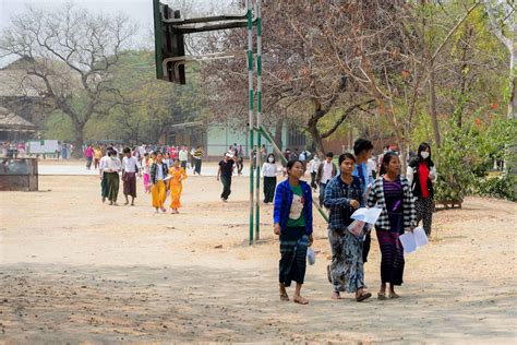 မြင်းခြံမြို့တွင် ၂၀၂၃ ခုနှစ် တက္ကသိုလ်ဝင်စာမေးပွဲ ဆဌမနေ့တွင် ဇီဝဗေဒနှင့် ဘောဂဗေဒ ဘာသာရပ် လာရောက
