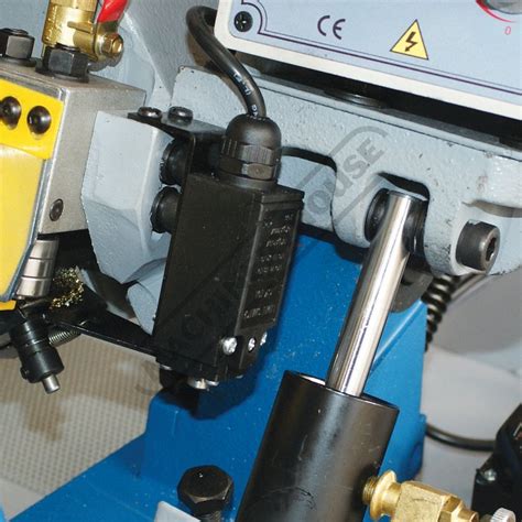 Eb260v Swivel Head Metal Cutting Band Saw Schools Tafe Hare