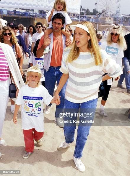 Patricia Wettig Ken Olin Son Clifford Olin And Daughter Roxanne News Photo Getty Images