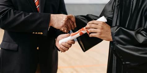 Career Benefits Of A Cybersecurity Degree Toolshero