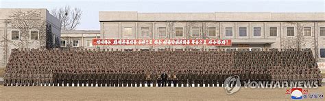 김정은 6ㆍ25때 서울 첫 진입 탱크부대 시찰 연합뉴스