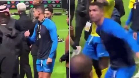 Ronaldo Gây Phẫn Nộ Khi Ném đi Huy Chương Về Nhì