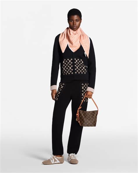 The Favourite Triangle Luxury S00 Beige Louis Vuitton