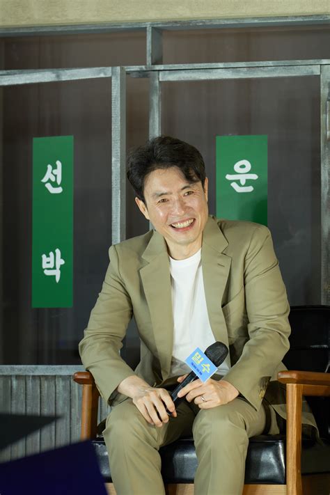 [인터뷰] 류승완 감독이 풀어놓은 밀수 풀스토리