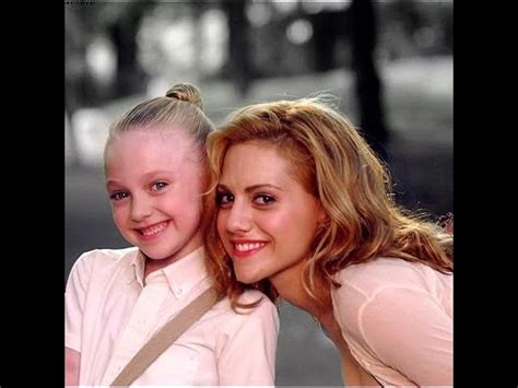 Dakota Fanning At Brittany Murphys Funeral
