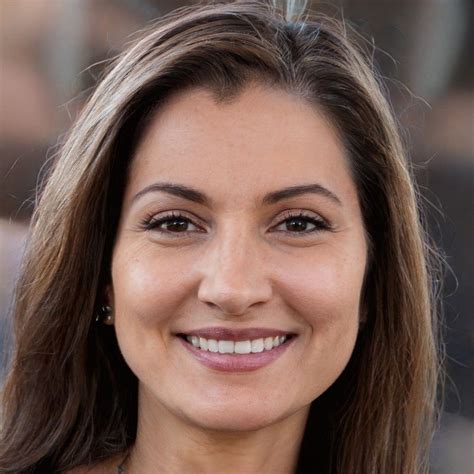 Pin By Jim Thomas On Headshots Women Headshots Women Beauty Face Plus Size Women