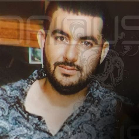 Joven Sorprende A Su Padre Vendedor De Paletas De Hielo Al Llevarle Su