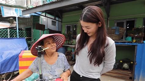 မုန့်ဖက်ထုပ်သည် အဘွားကို ထောက်ပံ့ ကူညီခဲ့တဲ့ ဝင့်ဝါ Youtube