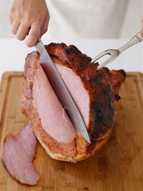 Elevate The Flavor Of Fully Cooked Ham With These Tips