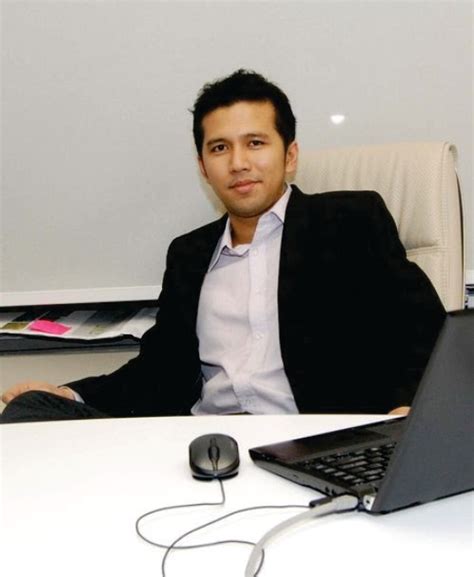 Biografi Emil Dardak 1 Bupati Muda Trenggalek Buku Otobiografi