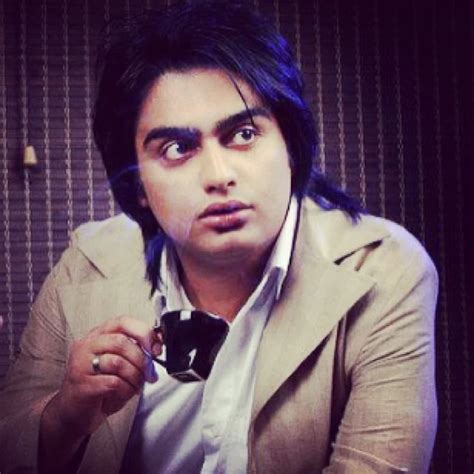 استایل ژیگول ایمان قیاسی با موهای بلند قبل از شهرت