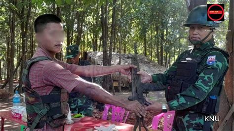 စစ်မှုထမ်းဥပဒေနဲ့ ကိုယ့်အိမ်တံခါးလာခေါက်မှာ စိုးထိတ်နေရတဲ့ လူငယ်များ